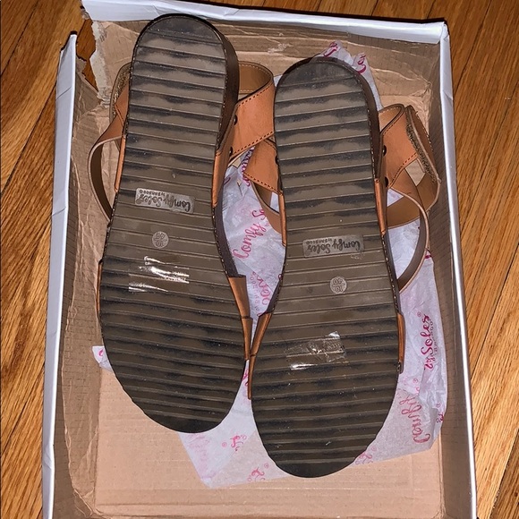 BAMBOO | Shoes | Tan Comfy Soles Sandals | Poshmark